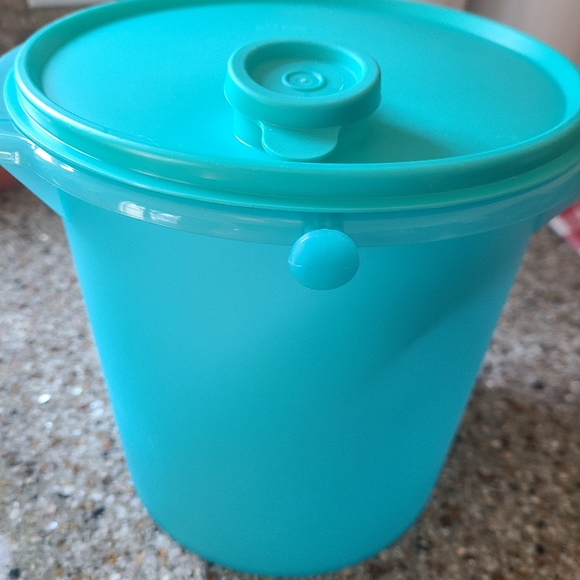 Tupperware | Kitchen | Tupperware Pitcher 5 Liter Jumbo Xl Beverage ...